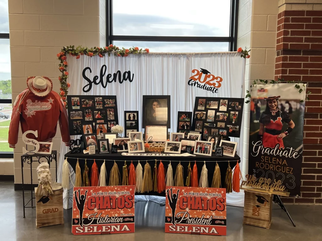 56+ Senior Display Table Ideas For 2025 – Simple, Sports And Cheer ...