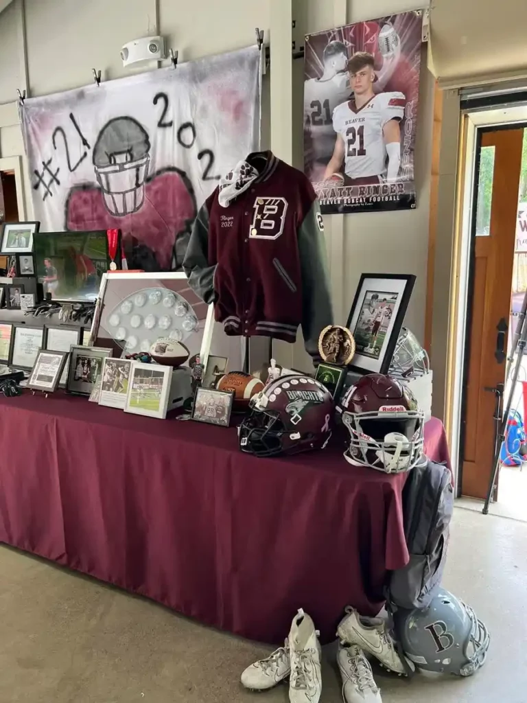 56+ Senior Display Table Ideas For 2025 – Simple, Sports And Cheer ...
