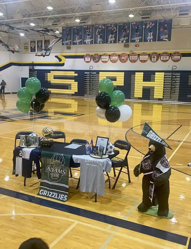 56+ Senior Display Table Ideas For 2025 – Simple, Sports And Cheer ...